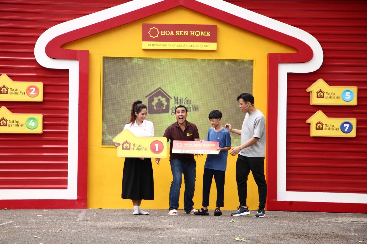 Tập đoàn Hoa Sen vững vị thế "ông lớn" ngành Vật liệu xây dựng - Hoa ...